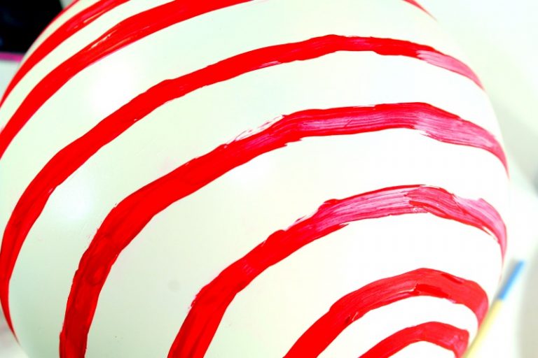 Make Your Own Patriotic DIY Garden Ball