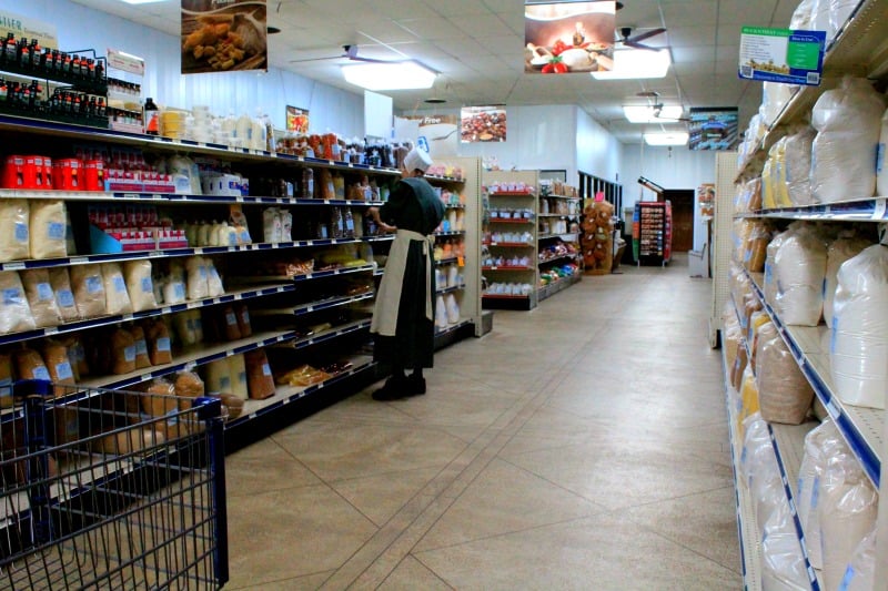 Visiting an Amish Paradise in Kalona Iowa - ThirtySomethingSuperMom