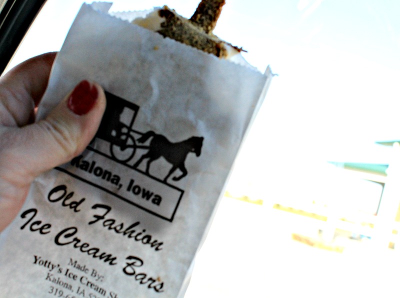 Visiting an Amish Paradise in Kalona Iowa - ThirtySomethingSuperMom