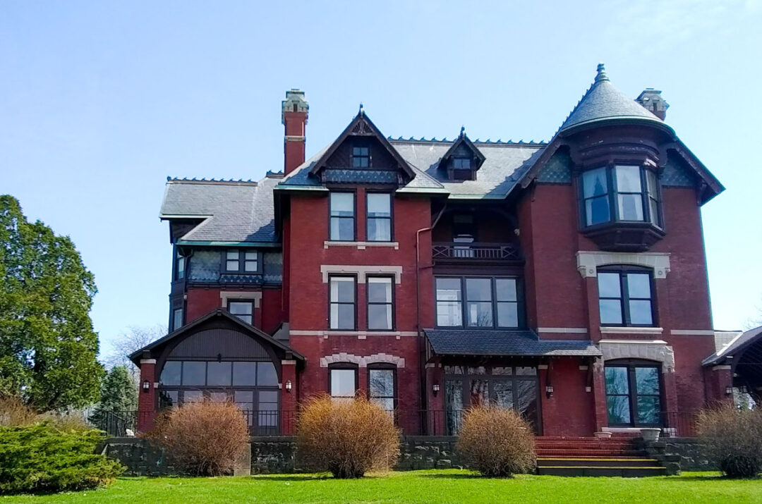 Exploring the Brucemore Mansion in Cedar Rapids, Iowa
