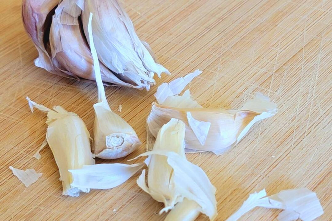 How to Make Garlic Powder